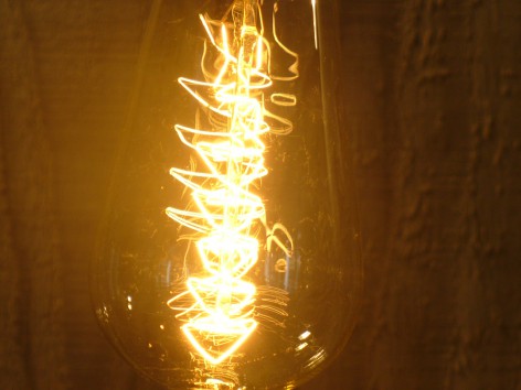 Ampoule décorative a filament "flash"60 watts